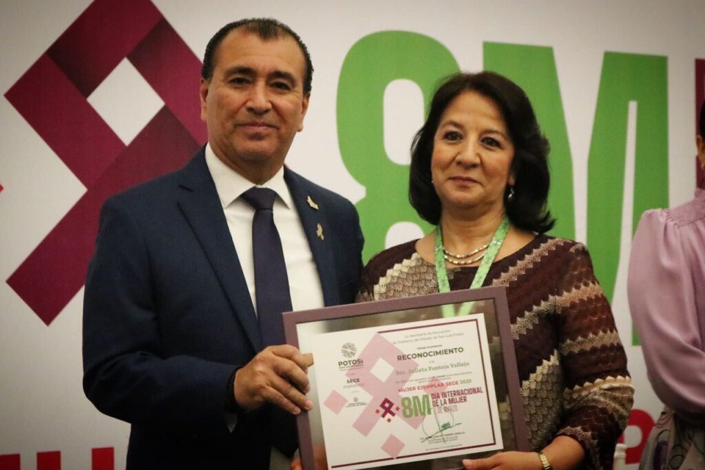 ENTREGA GOBIERNO DEL CAMBIO GALARDÓN “MUJER EJEMPLAR SEGE 2023 ...